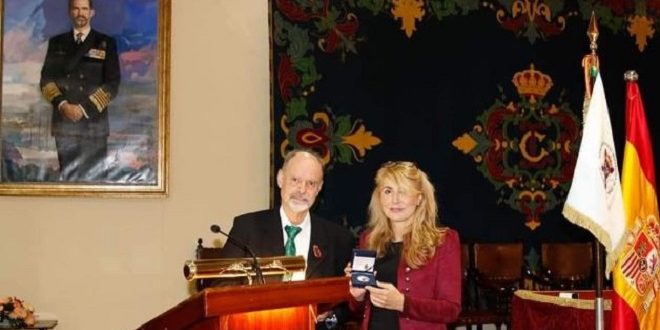 Distinciones a María Fidalgo en Sevilla por la Exposición sobre Felipe ...